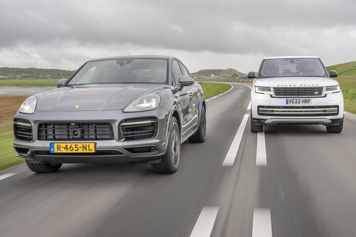Range Rover vs. Porsche Cayenne - Vergelijkende Test - AutoWeek