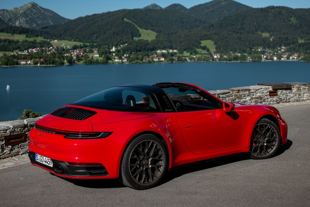 Porsche: 'Verbrandingsmotor kan blijven door elektrificatie'