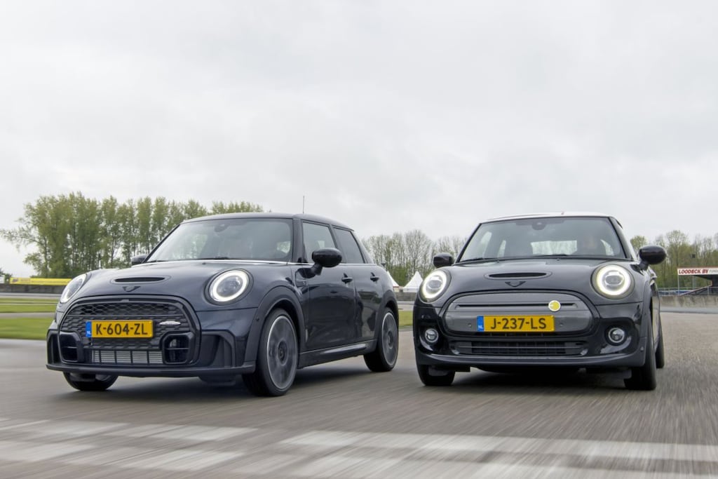 Mini Electric - Mini Cooper S - Vergelijkende Test - AutoWeek