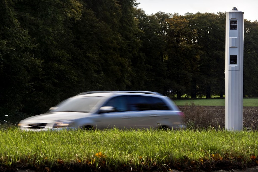 Europese flitsmarathon: voet van het gaspedaal! - AutoWeek