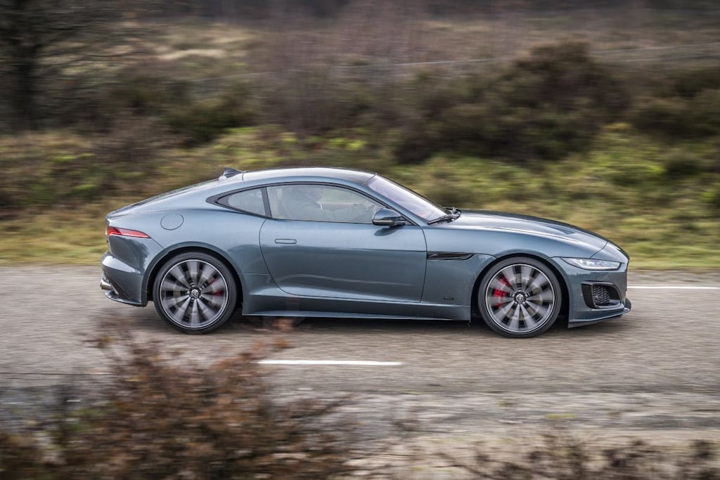 Test Jaguar F-Type R75 - AutoWeek