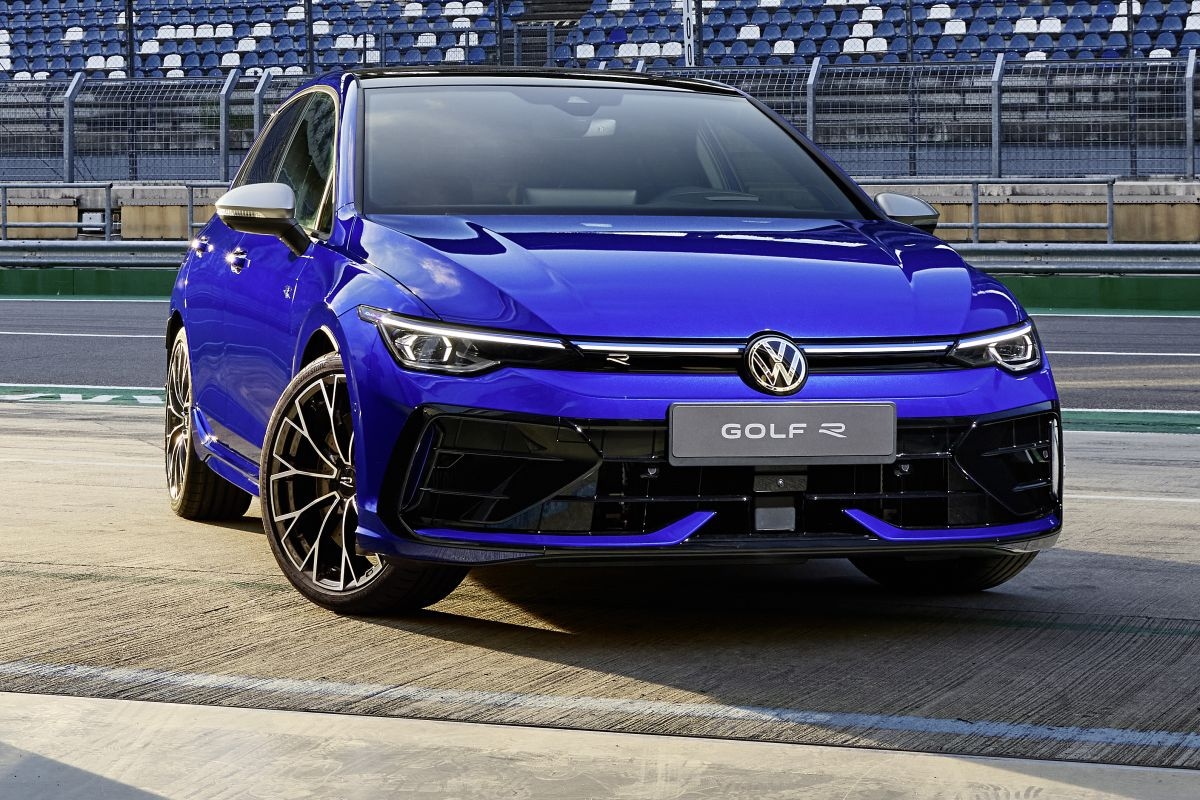 Volkswagen Golf R gefacelift en met 333 pk - AutoWeek