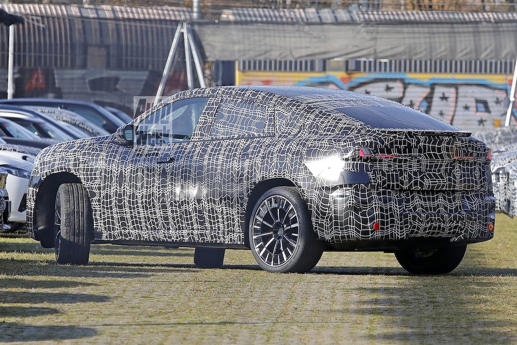 Nieuwe BMW iX4 gaat met minder ruimte de iX3 voorbij - AutoWeek